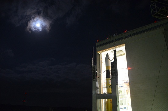 H-2A rolls out to launch pad – Spaceflight Now