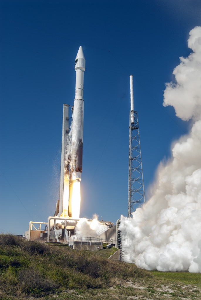 Photos: Atlas 5 soars into space with GPS satellite – Spaceflight Now