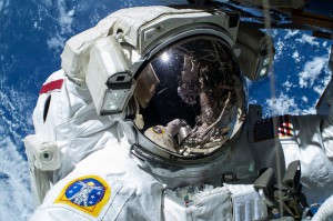 Photos from this weekend’s spacewalk – Spaceflight Now