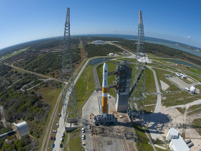 Delta 4-Heavy blasts off with Orion capsule – Spaceflight Now