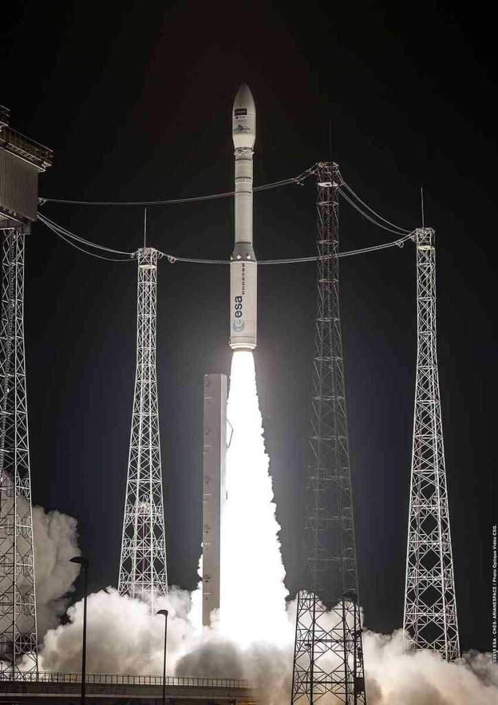Photos: Vega launch lights up French Guiana – Spaceflight Now