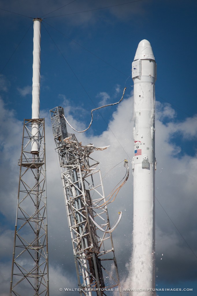 Photos: Falcon 9 blasts off, then breaks apart in mid-air – Spaceflight Now