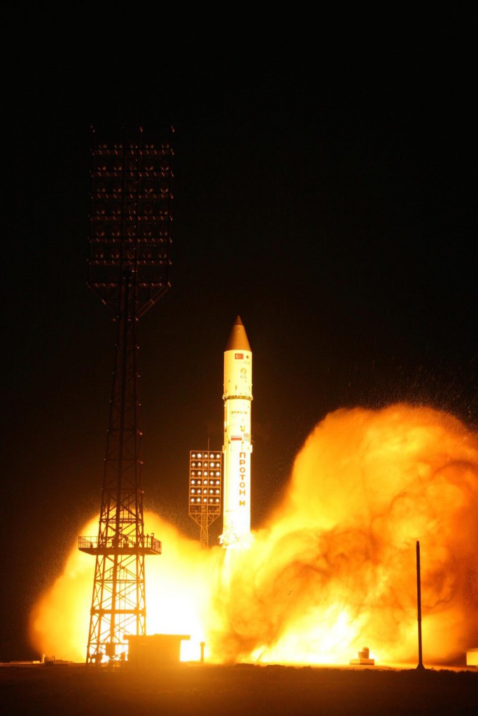 Imagery from Friday’s fiery Proton rocket launch – Spaceflight Now