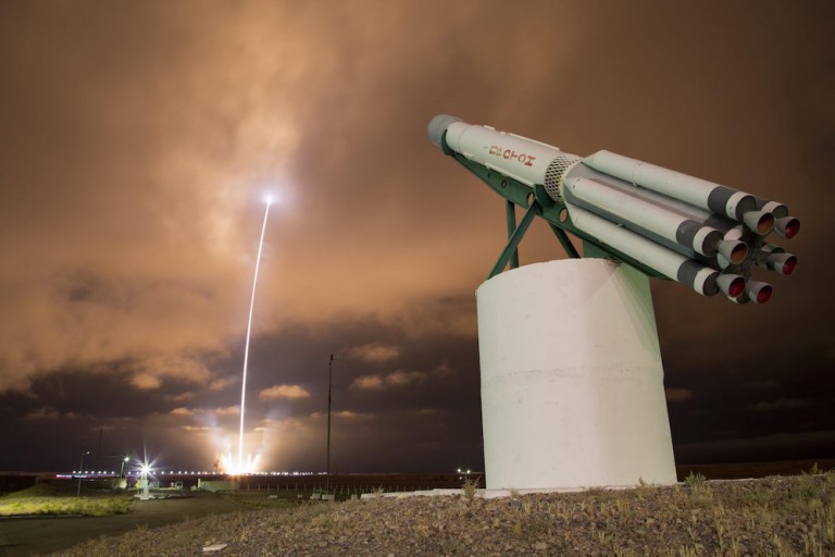 Imagery from Friday’s fiery Proton rocket launch – Spaceflight Now