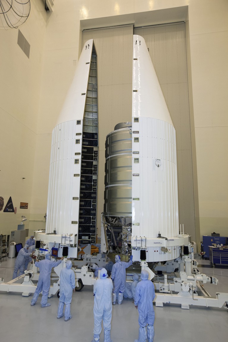 Photos: Cargo vessel enclosed in Atlas rocket nose cone – Spaceflight Now