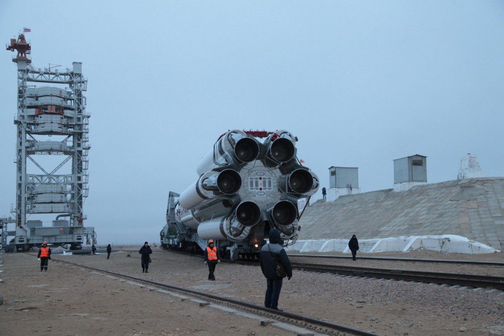 Proton rocket rolled out for launch of Eutelsat satellite – Spaceflight Now