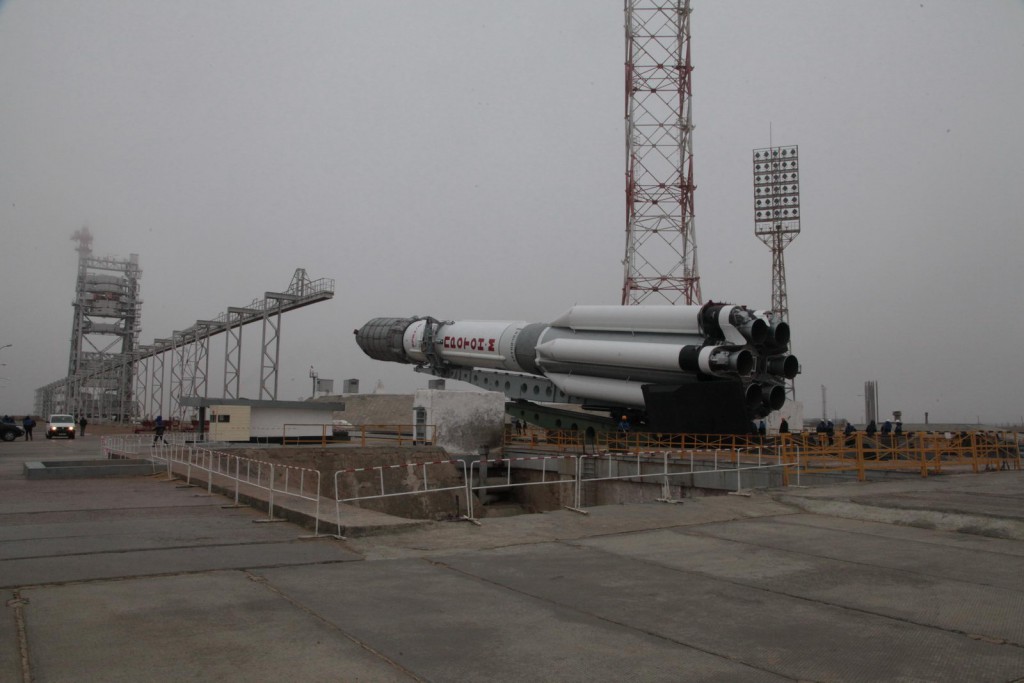 Proton rocket rolled out for launch of Eutelsat satellite – Spaceflight Now