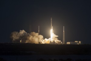 Photos: Falcon 9 takes off at sunset – Spaceflight Now
