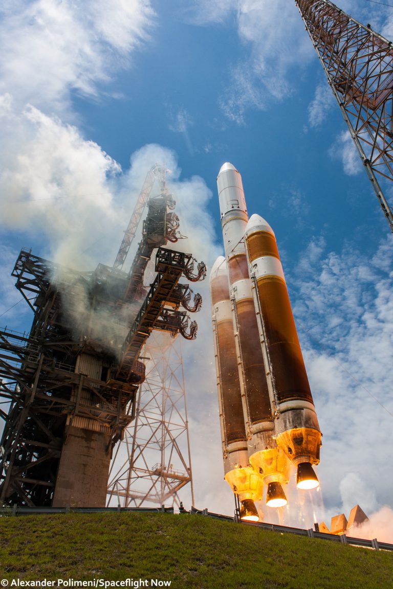 Photos: More shots of Saturday’s Delta 4-Heavy rocket Launch ...