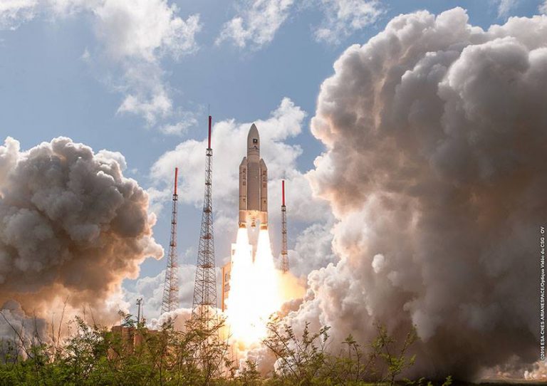 Slow-motion replays and dramatic images from Thursday’s Ariane 5 flight ...