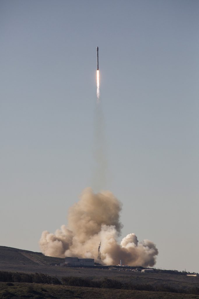 Photos: Falcon 9 returns to flight with weekend launch from California ...