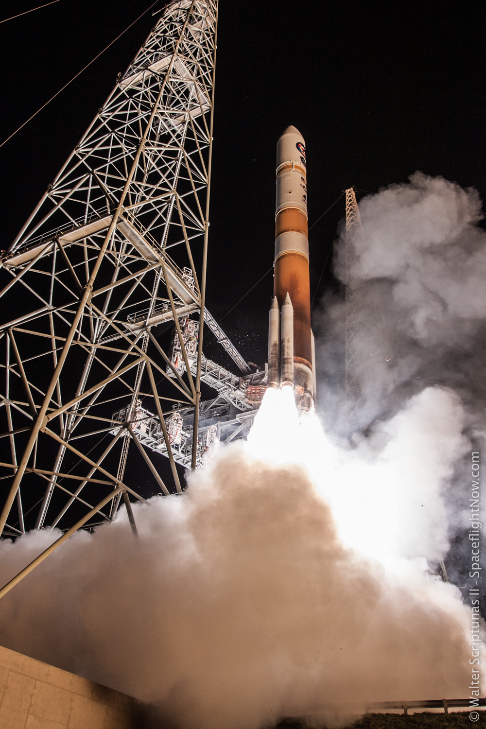 Photos: Additional shots of successful Delta 4 rocket launch ...