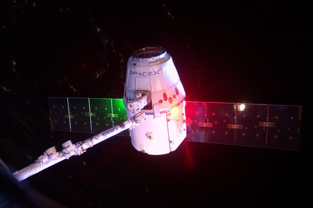 SpaceX’s Dragon supply carrier wraps up 10th mission to space station ...
