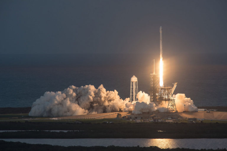 Photos: Falcon 9 rocket lifts off at twilight – Spaceflight Now