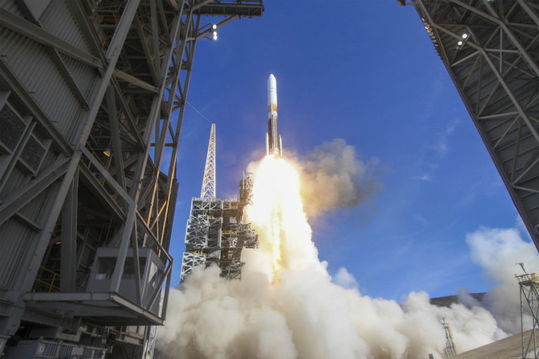 Delta 4 rocket successfully lofts clandestine NRO satellite into orbit ...