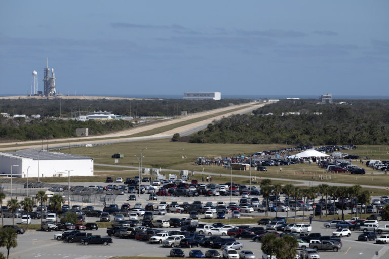 Photos: More images of Falcon Heavy’s launch and booster landings ...