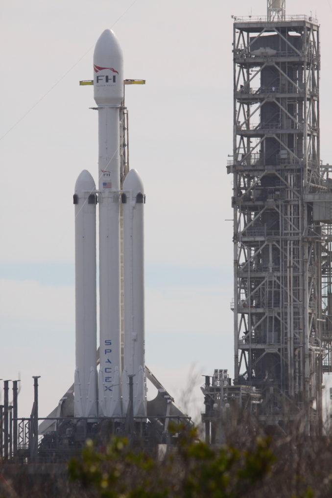 Photos: Falcon Heavy in position for first test launch – Spaceflight Now