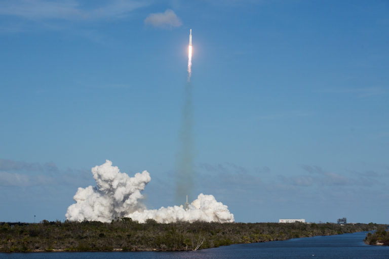 Photos: Press site views of Falcon Heavy’s maiden launch – Spaceflight Now