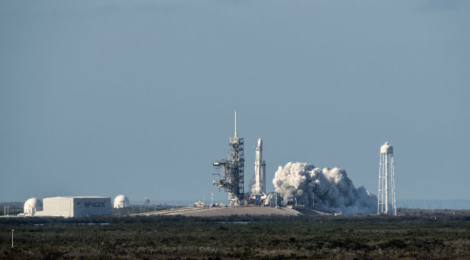 Photos: More images of Falcon Heavy’s launch and booster landings ...