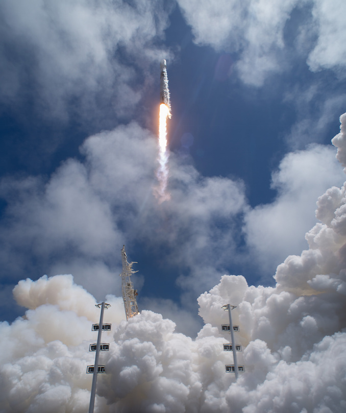 Photos: Blues skies make for spectacular Falcon 9 launch in California ...