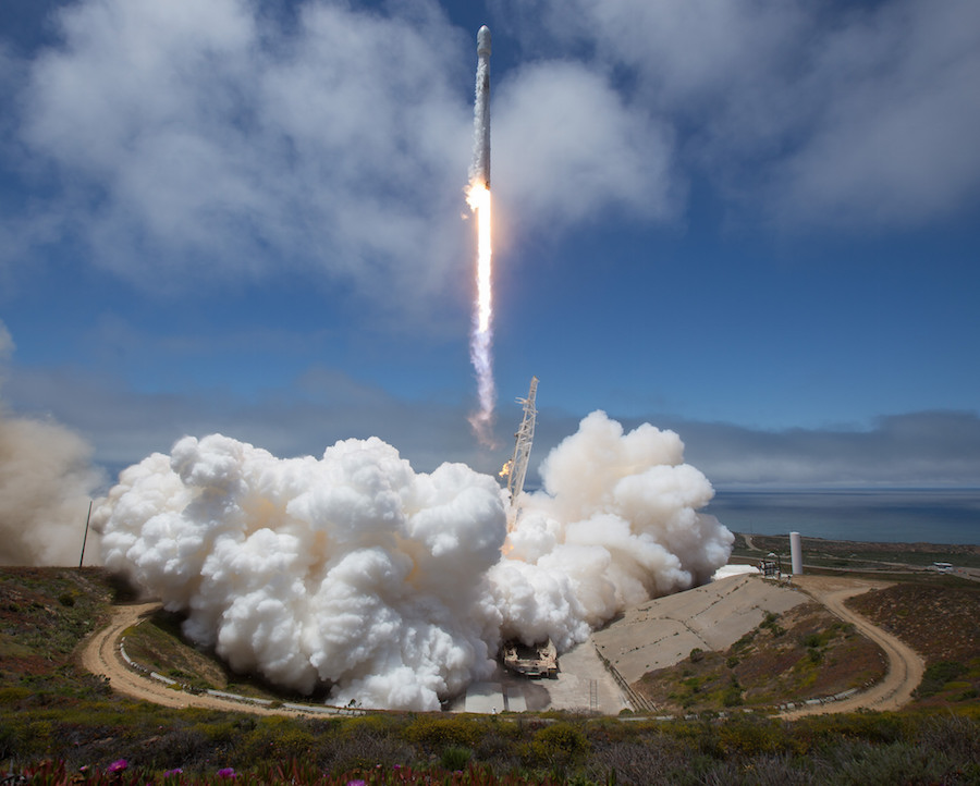 Photos: Blues skies make for spectacular Falcon 9 launch in California ...