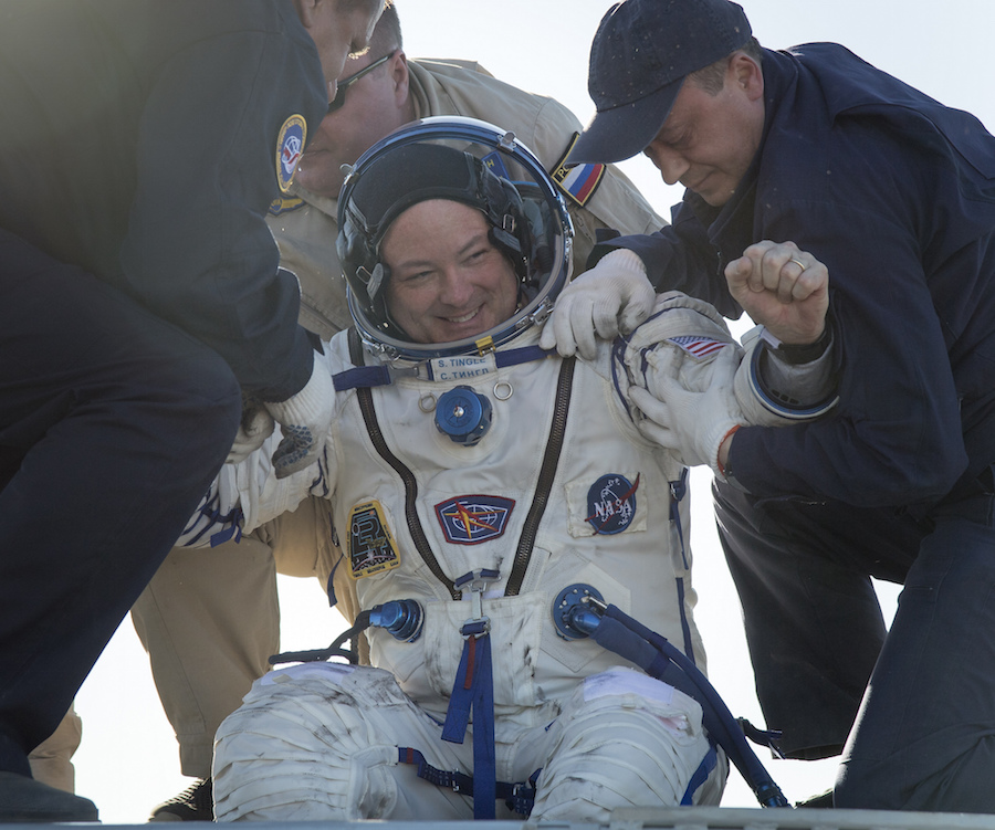 Video and photos: Soyuz crew capsule lands in Kazakhstan – Spaceflight Now