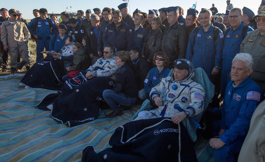 Video and photos: Soyuz crew capsule lands in Kazakhstan – Spaceflight Now