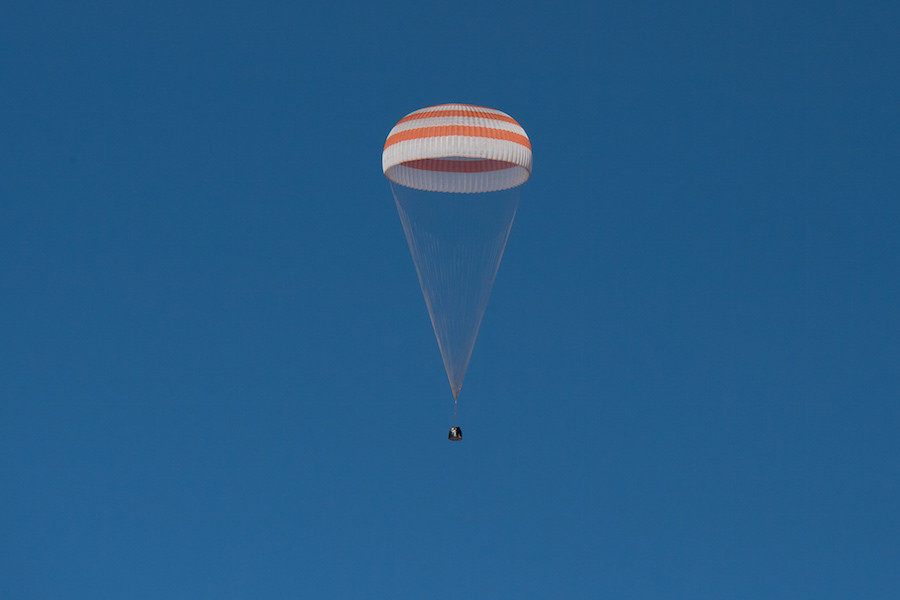 Video and photos: Soyuz crew capsule lands in Kazakhstan – Spaceflight Now