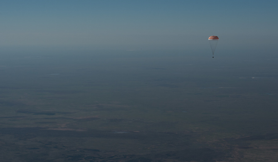Video and photos: Soyuz crew capsule lands in Kazakhstan – Spaceflight Now