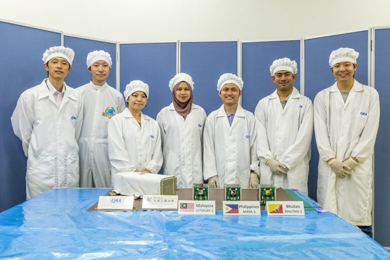 Dragon capsule reaches space station with three tons of cargo ...