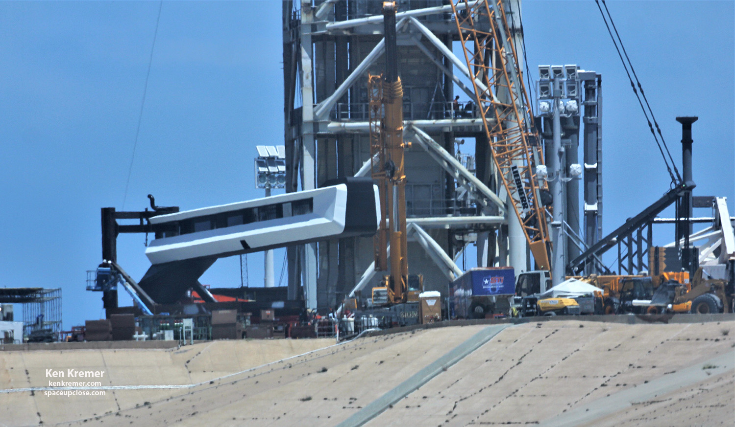 Crew walkway arrives at launch pad 39A in Florida – Spaceflight Now