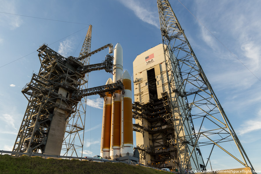 Photos: Delta 4-Heavy revealed for solar probe launch – Spaceflight Now