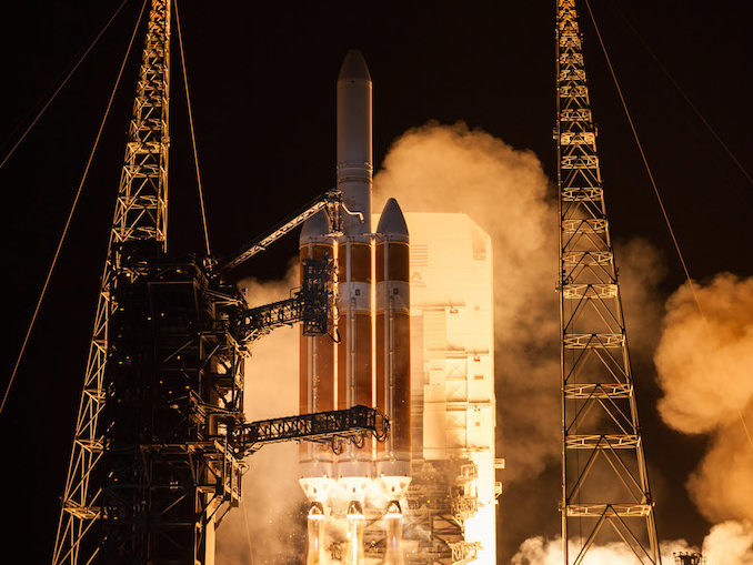 Delta 4-Heavy blasts off with Orion capsule – Spaceflight Now