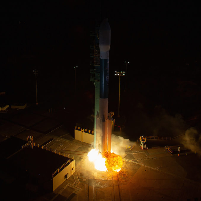 Photos: Final Delta 2 launch shines before dawn in California ...