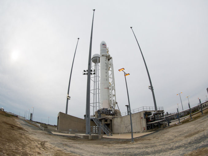 Gallery of photos from Monday’s Falcon 9 flight – Spaceflight Now