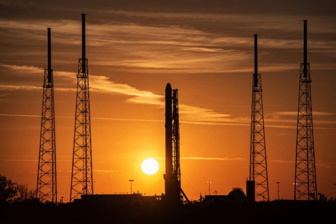 Photos: Falcon 9 poised for launch at pad 40 – Spaceflight Now