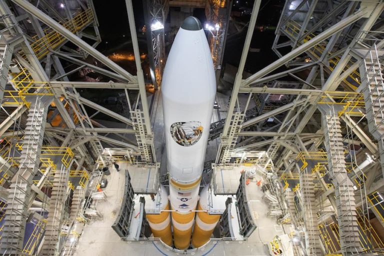 Photos: Delta 4-Heavy blasts off from Vandenberg – Spaceflight Now