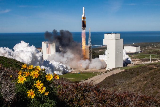 Photos: Delta 4-Heavy blasts off from Vandenberg – Spaceflight Now
