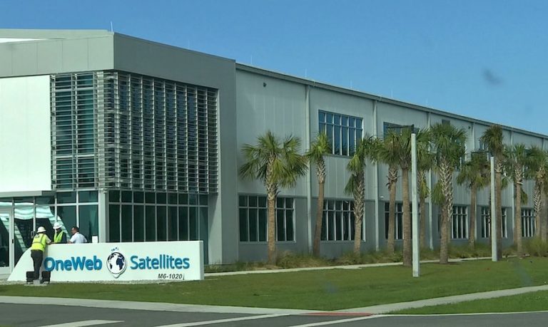 First six OneWeb satellites launched from French Guiana – Spaceflight Now