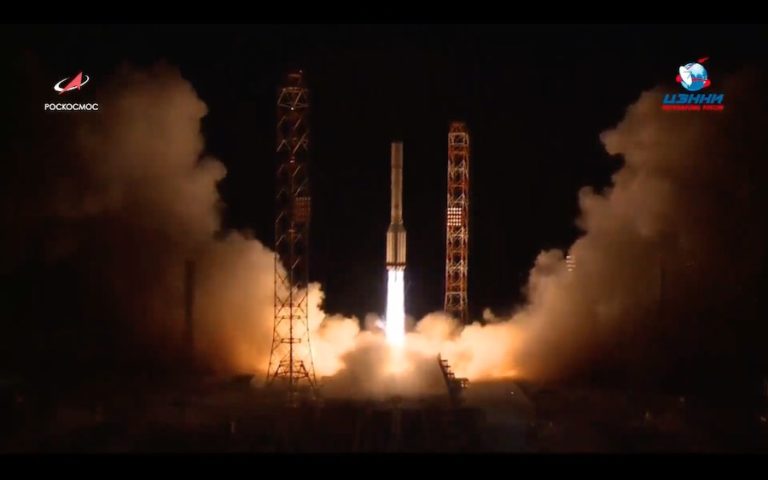 Proton rocket lifts off with Yamal 601 communications satellite ...