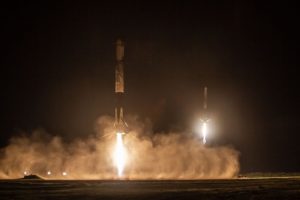 More photos from SpaceX’s first Falcon Heavy night launch – Spaceflight Now