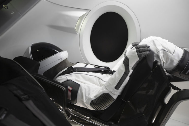 Space Adventures announces plans to fly private citizens on SpaceX crew ...