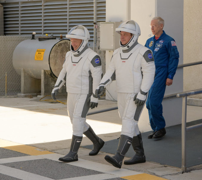 Dragon crew runs through launch day dress rehearsal – Spaceflight Now