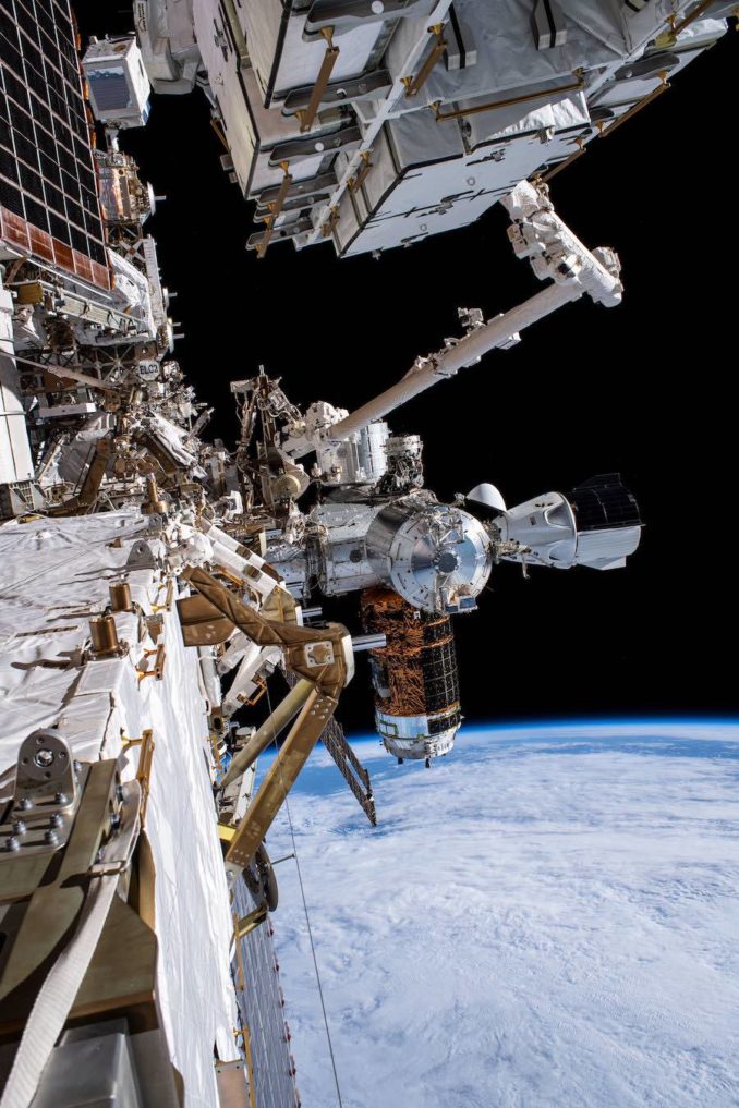 Behnken describes spacewalk views of Crew Dragon as “just awesome ...