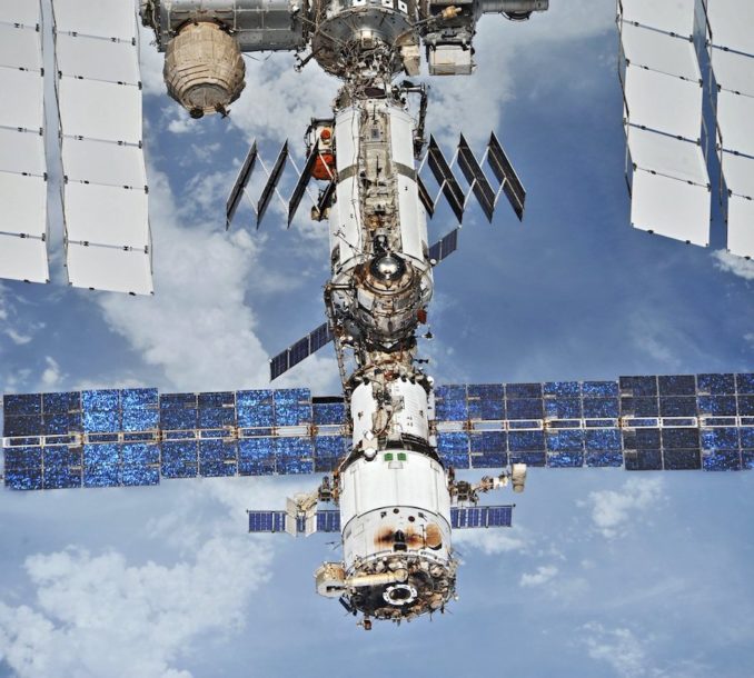 Search continues for small air leak on space station – Spaceflight Now
