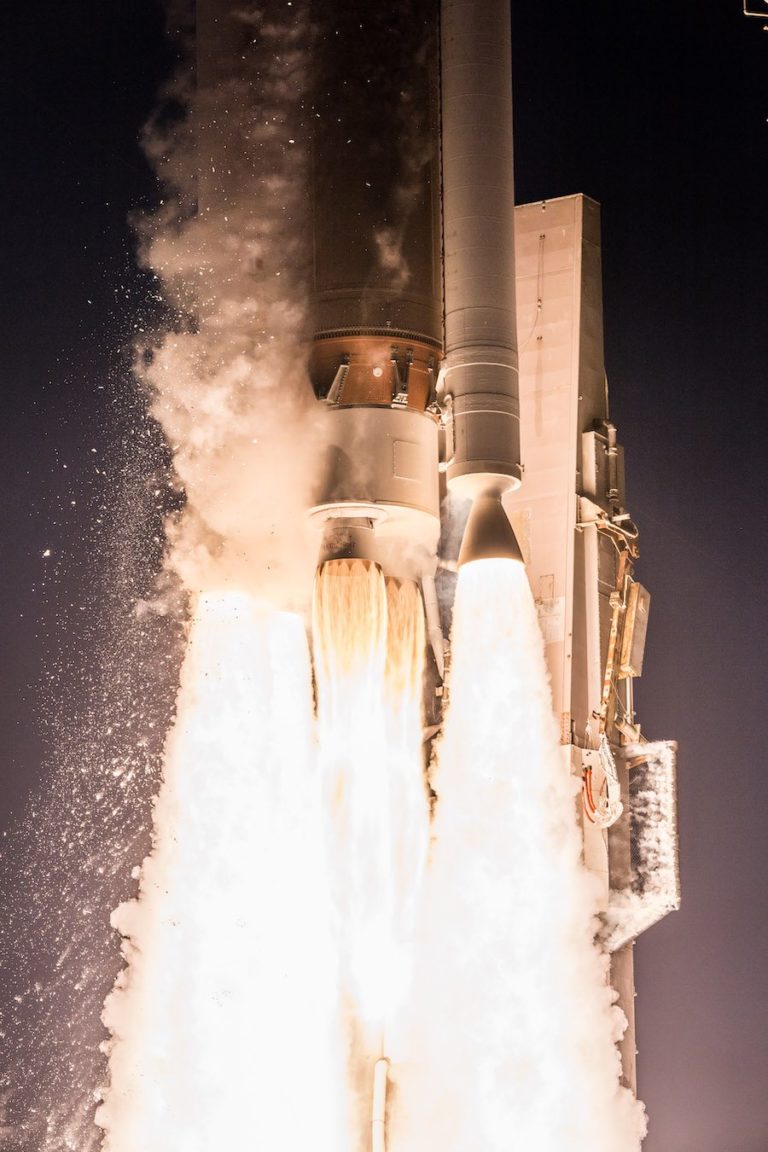 Photos: Atlas 5’s stunning climb to space at sunset – Spaceflight Now