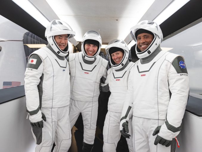Live coverage: Space station crew home after 115-day mission ...
