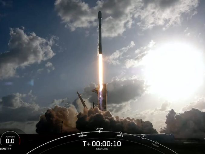 Photos: Last look at Sunday’s launch by SpaceX – Spaceflight Now