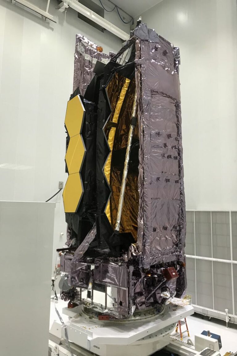 NASA shows off finished SLS moon rocket, Webb telescope – Spaceflight Now