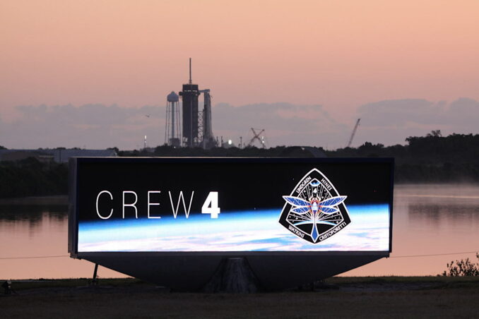 SpaceX poised for quick turnaround between astronaut missions ...